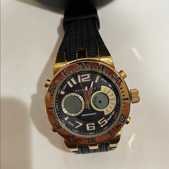 Sean John | Accessories | Sean John Black And Gold Chronograph Watch ...